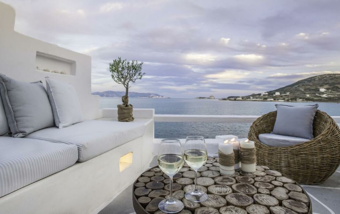 Captain Zeppos, Pollonia, Grecia