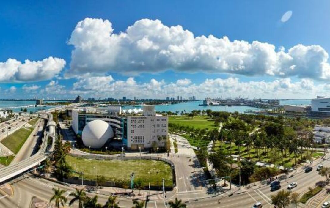 The Gabriel Miami Downtown, Curio Collection by Hilton, a Design ...