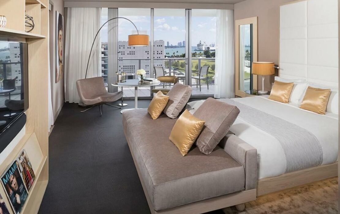 The Gabriel Miami Downtown, Curio Collection by Hilton, a Design ...