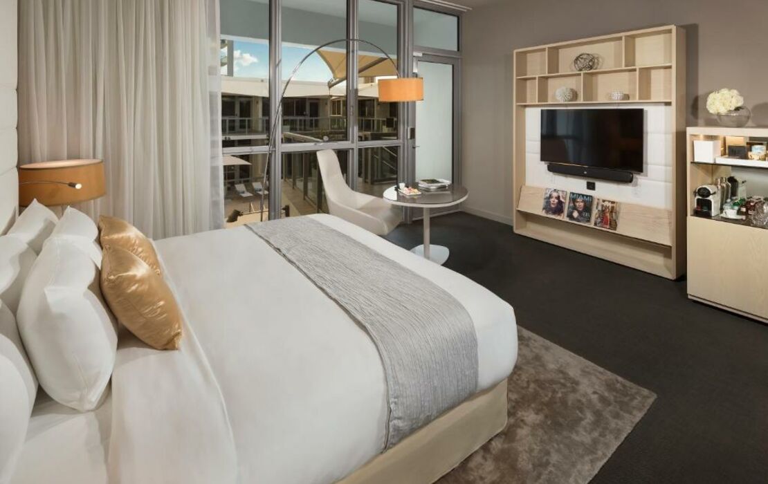 The Gabriel Miami Downtown, Curio Collection by Hilton, a Design ...