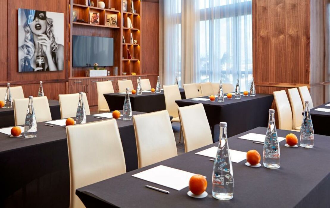 The Gabriel Miami Downtown, Curio Collection by Hilton, a Design ...