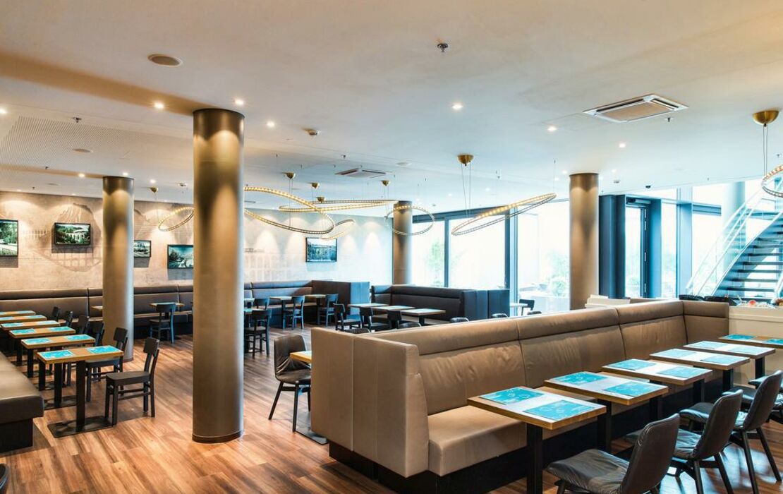 Motel One Wien-Hauptbahnhof, a Design Boutique Hotel Vienna, Austria