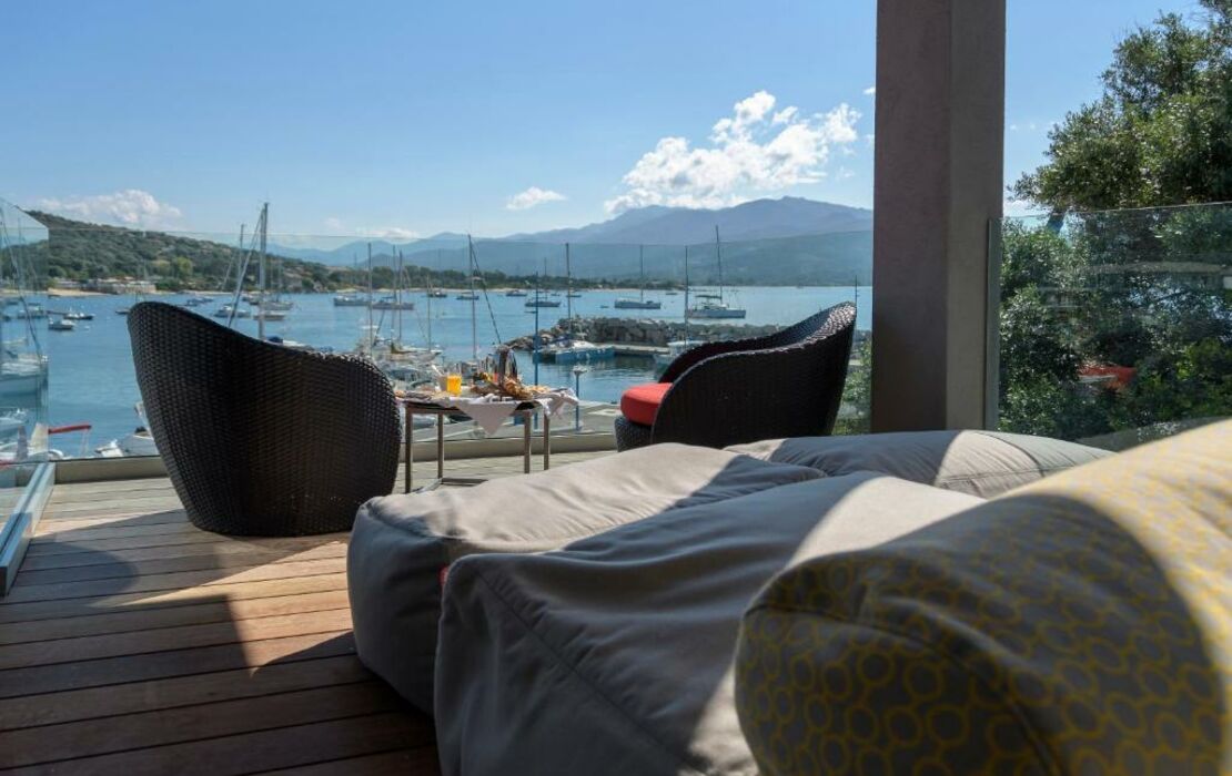 Le Golfe, a Design Boutique Hotel Serra-di-Ferro, France