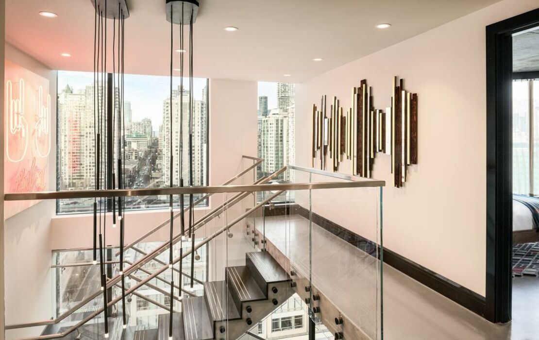 the DOUGLAS, Autograph Collection, Vancouver, Canadá