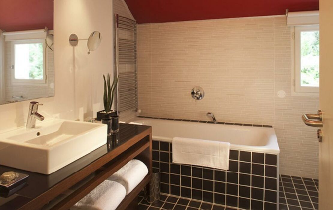 Les Pleiades Hôtel-Spa-Restaurant, a Design Boutique Hotel Barbizon, France