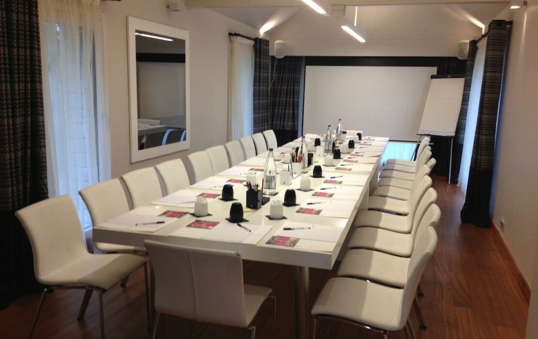 Les Pleiades Hôtel-Spa-Restaurant, a Design Boutique Hotel Barbizon, France