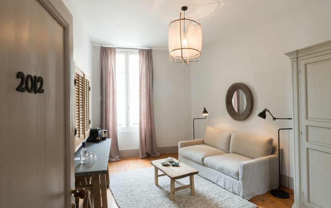 Logis de la Cadène, a Design Boutique Hotel Saint-Émilion, France