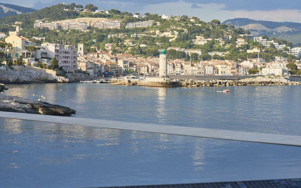 Hotel Les Roches Blanches, a Design Boutique Hotel Cassis, France