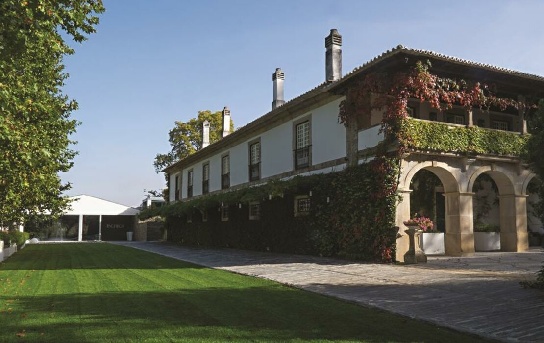 The Wine House Hotel - Quinta da Pacheca, a Design Boutique Hotel ...