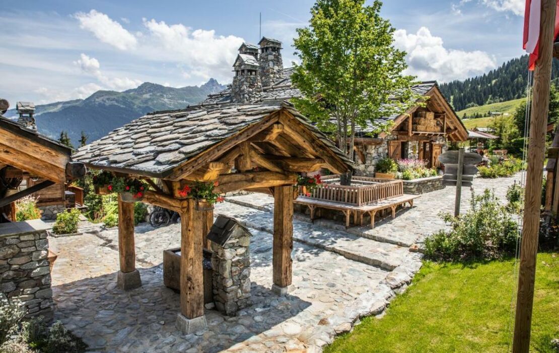 Le Refuge de la Traye, a Design Boutique Hotel Miribel, France