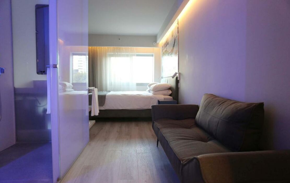 Link Hotel & Hub By Dan Hotels, a Design Boutique Hotel Tel Aviv-Yafo ...