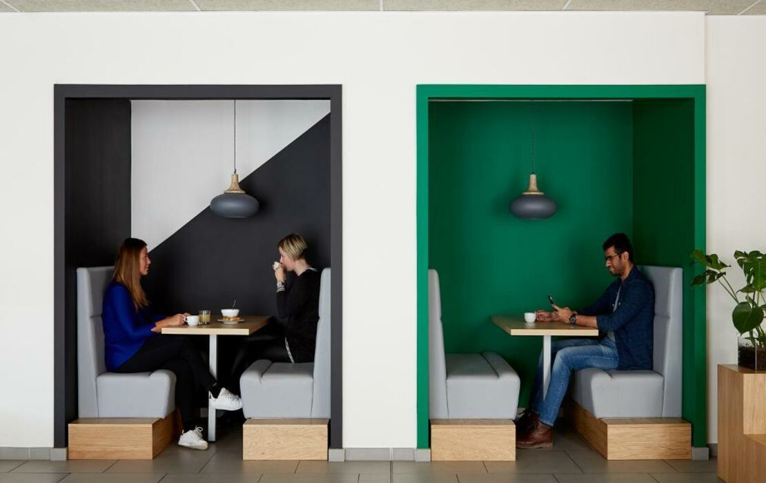 The Social Hub Paris La Défense, a Design Boutique Hotel Puteaux, France