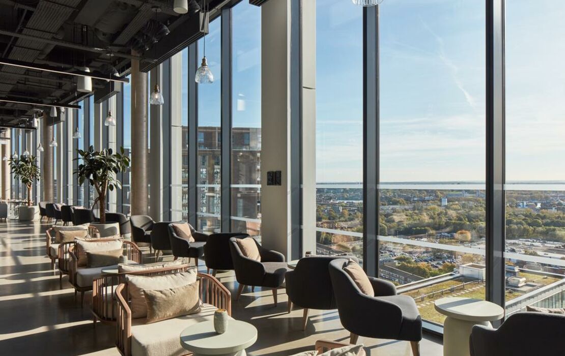 The Collective Canary Wharf - TOP Location and Best Price