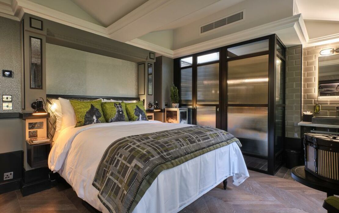 The Gyle Hotel - Authentic Photos