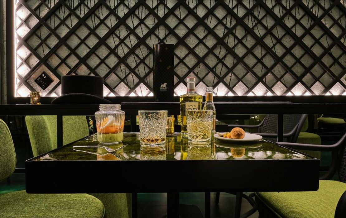 The Gyle Hotel - Authentic Photos