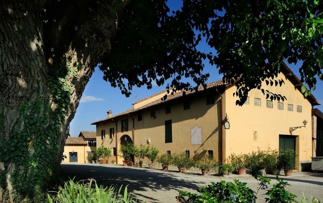 Roncolo 1888, a Design Boutique Hotel Quattro Castella, Italy