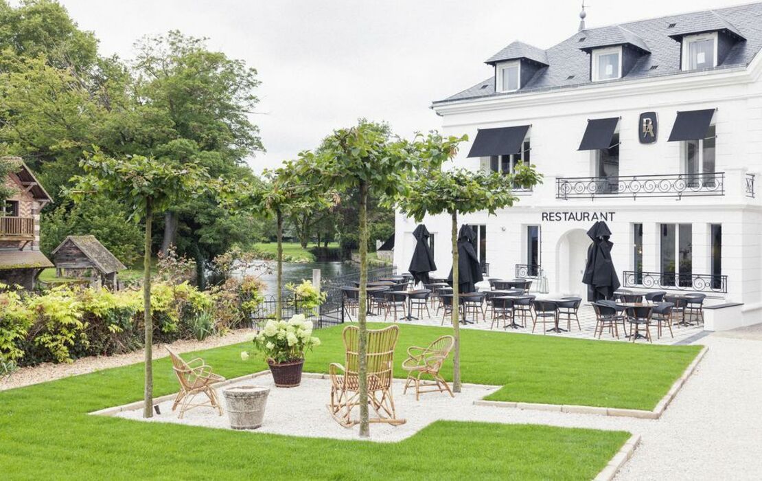 Hôtel-Restaurant Bel Ami, a Design Boutique Hotel Pacy-sur-Eure, France
