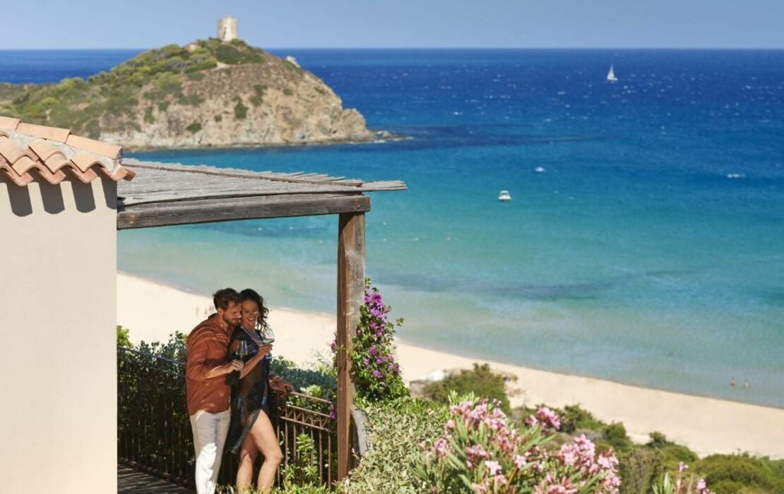 Baia Di Chia Resort Sardinia, Curio Collection By Hilton, Chia, Italie ...