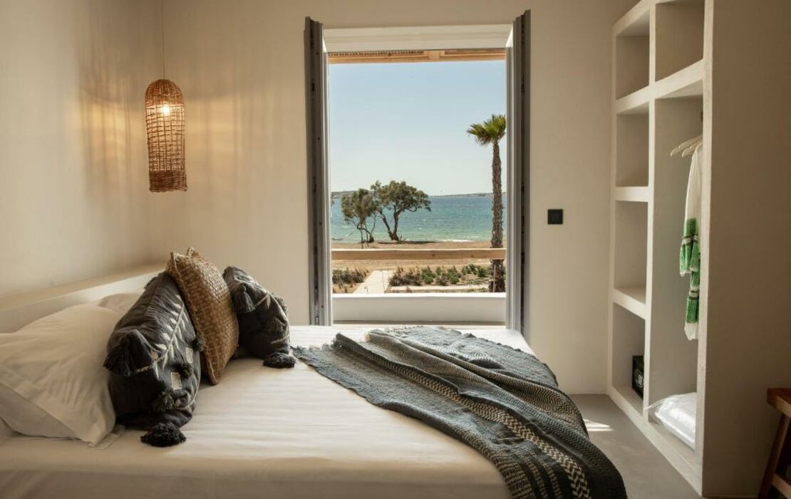 Seesoo Paros Beachfront Resort, Pounda, Grecia