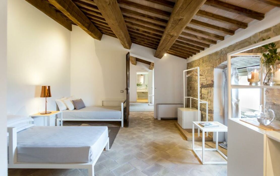 Castello di Ramazzano - Tenute Aliani, a Design Boutique Hotel Perugia ...
