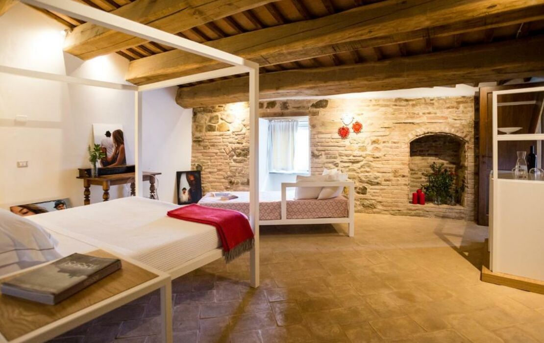 Castello di Ramazzano - Tenute Aliani, a Design Boutique Hotel Perugia ...