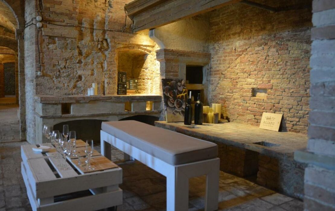 Castello di Ramazzano - Tenute Aliani, a Design Boutique Hotel Perugia ...