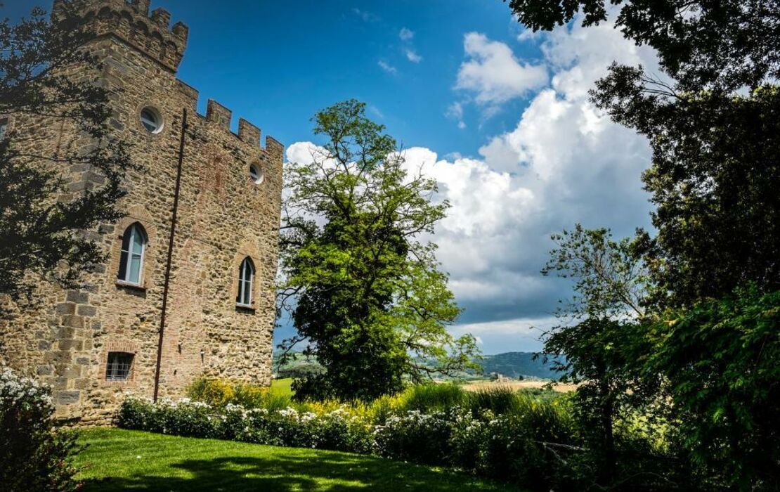 Castello di Ramazzano - Tenute Aliani, a Design Boutique Hotel Perugia ...