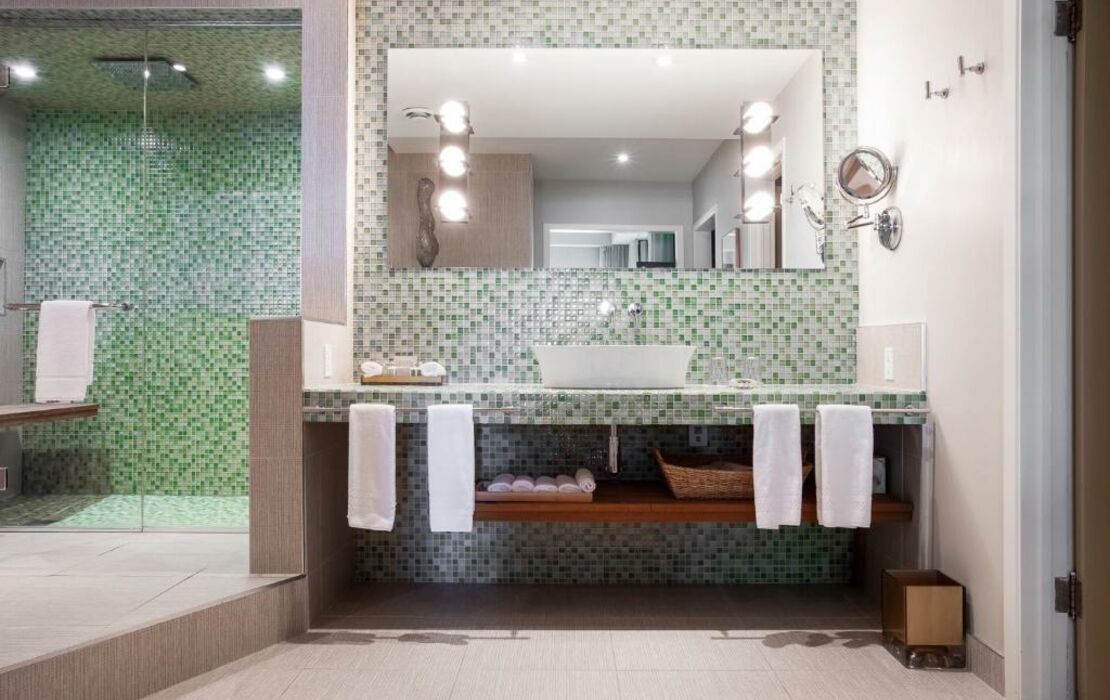 Manoir Hovey, a Design Boutique Hotel North Hatley, Canada