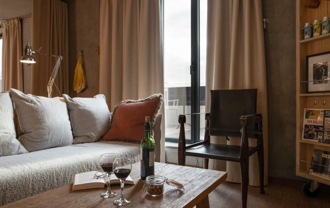 MOB House, a Design Boutique Hotel Saint-Ouen, France