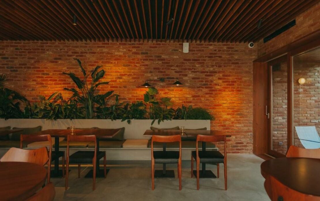 Mouco Hotel - Authentic Photos