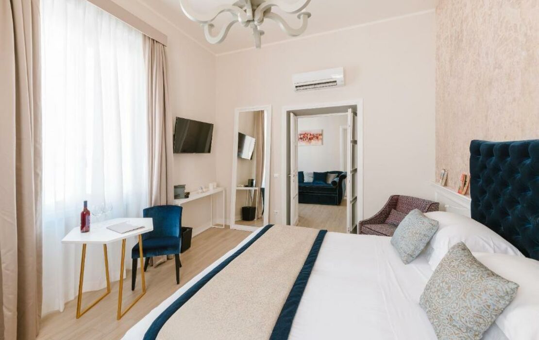 Rhea Silvia Luxury Navona