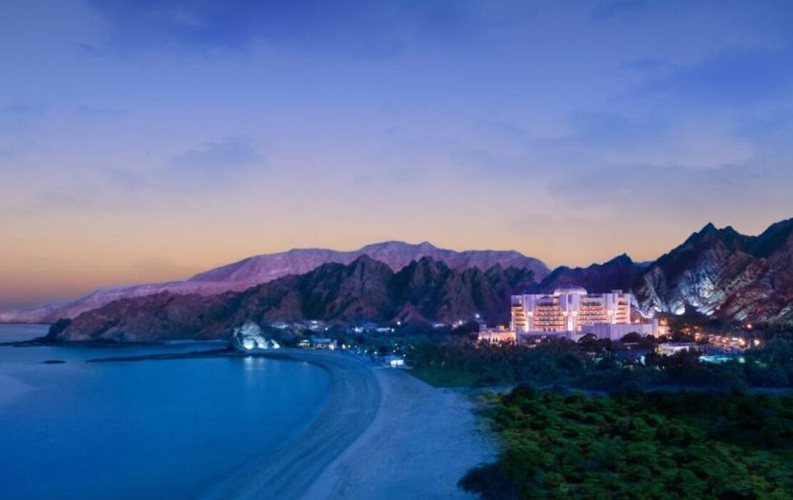 Al Bustan Palace, A Ritz-Carlton Hotel, a Design Boutique Hotel Muscat ...
