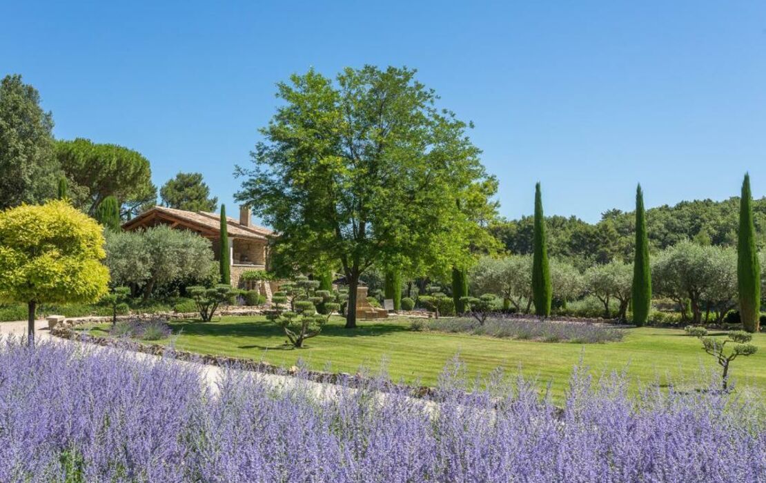 Domaine Les Roullets, a Design Boutique Hotel Oppède, France