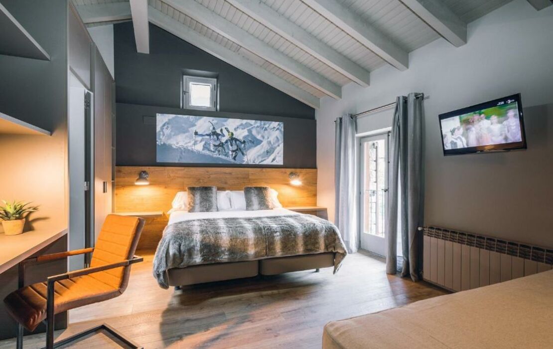 Intrepid Hotel Rural - Adults Only, a Design Boutique Hotel Pi, Spain