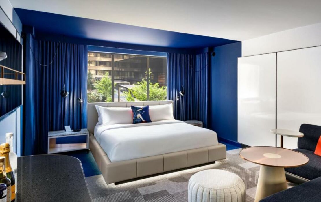W Toronto, a Design Boutique Hotel Toronto, Canada