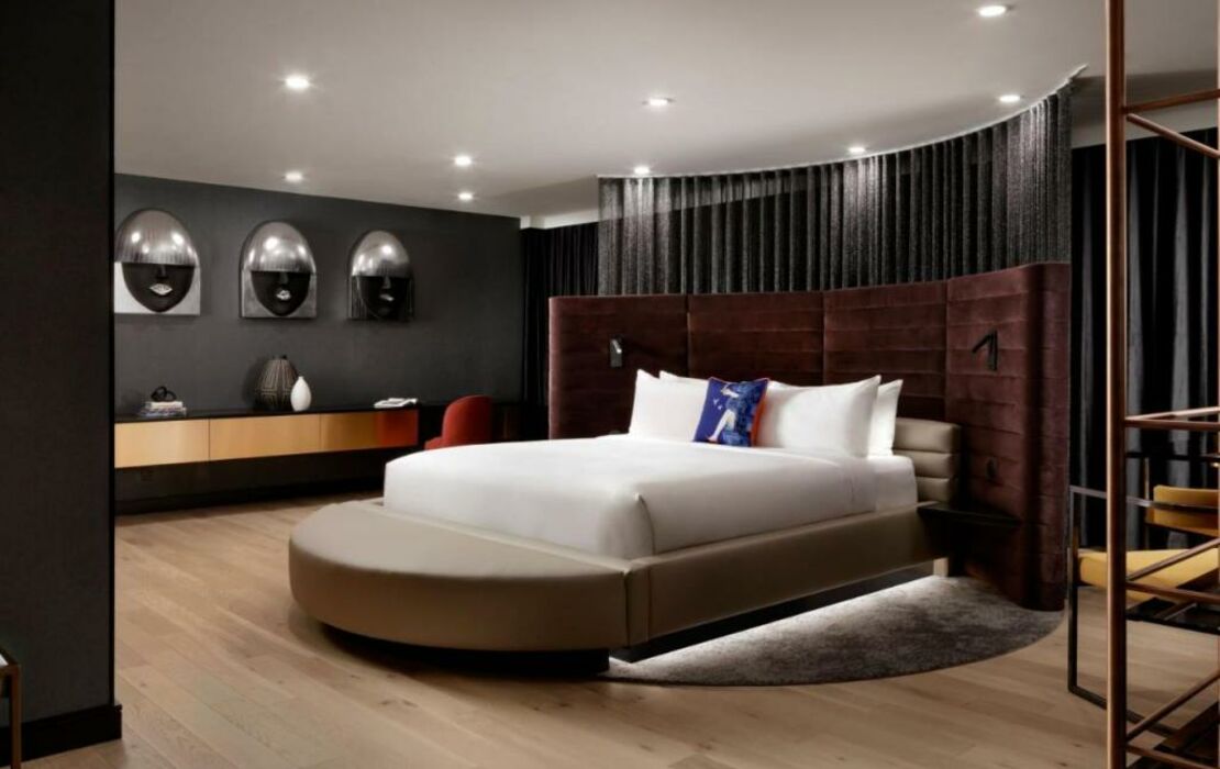 W Toronto, a Design Boutique Hotel Toronto, Canada