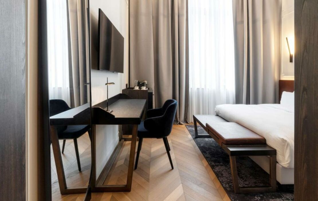 Radisson Collection Hotel, Palazzo Touring Club Milan, a Design ...