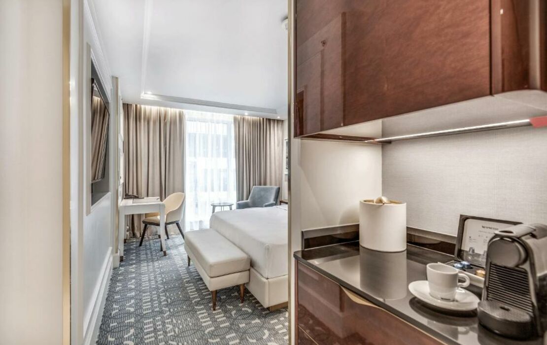 AZUR Legacy Collection Hotel, a Design Boutique Hotel Vancouver, Canada