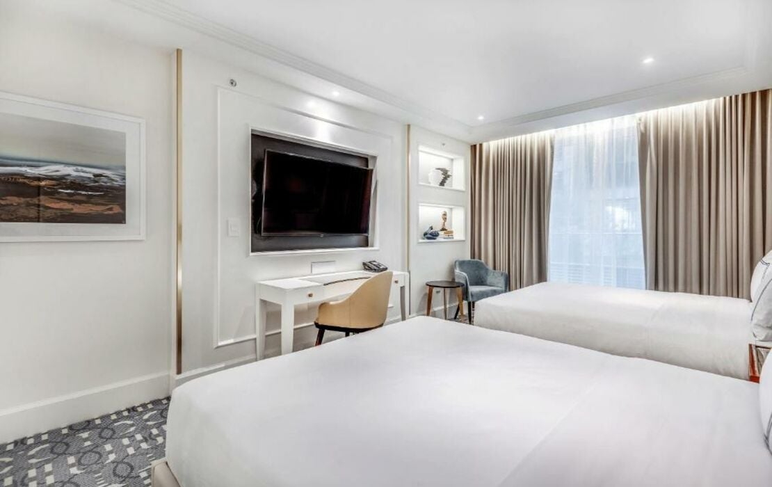 AZUR Legacy Collection Hotel, a Design Boutique Hotel Vancouver, Canada