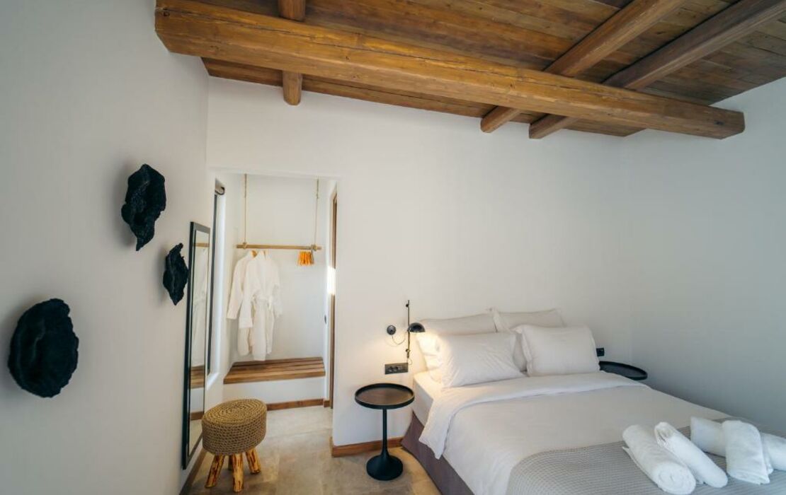 Hide Out Villas, a Design Boutique Hotel Mylopotas, Greece