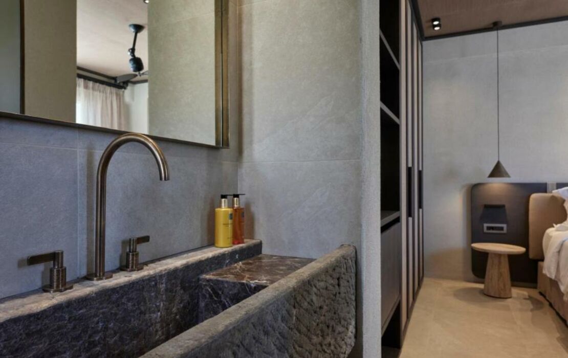 Alaso Design Suites, a Design Boutique Hotel Fira, Greece