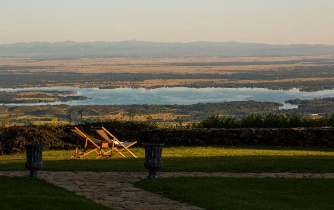 Hotel Nabia, a Design Boutique Hotel Candeleda, Spain