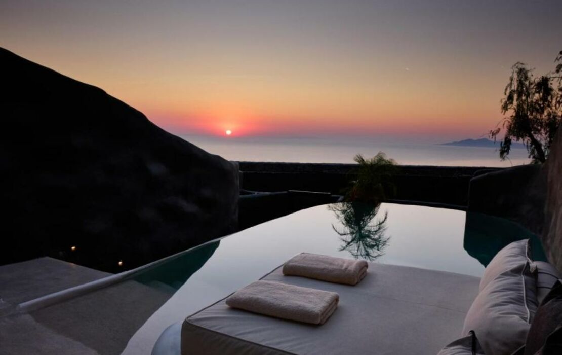 One of One Hotel, a Design Boutique Hotel Imerovigli, Greece