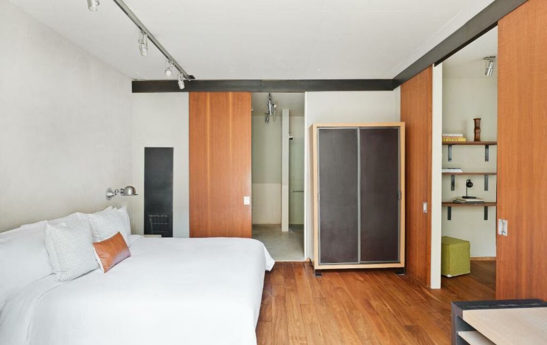 Chambers Hotel NYC - Experience the Best of NYC at an Unbeatable Price!