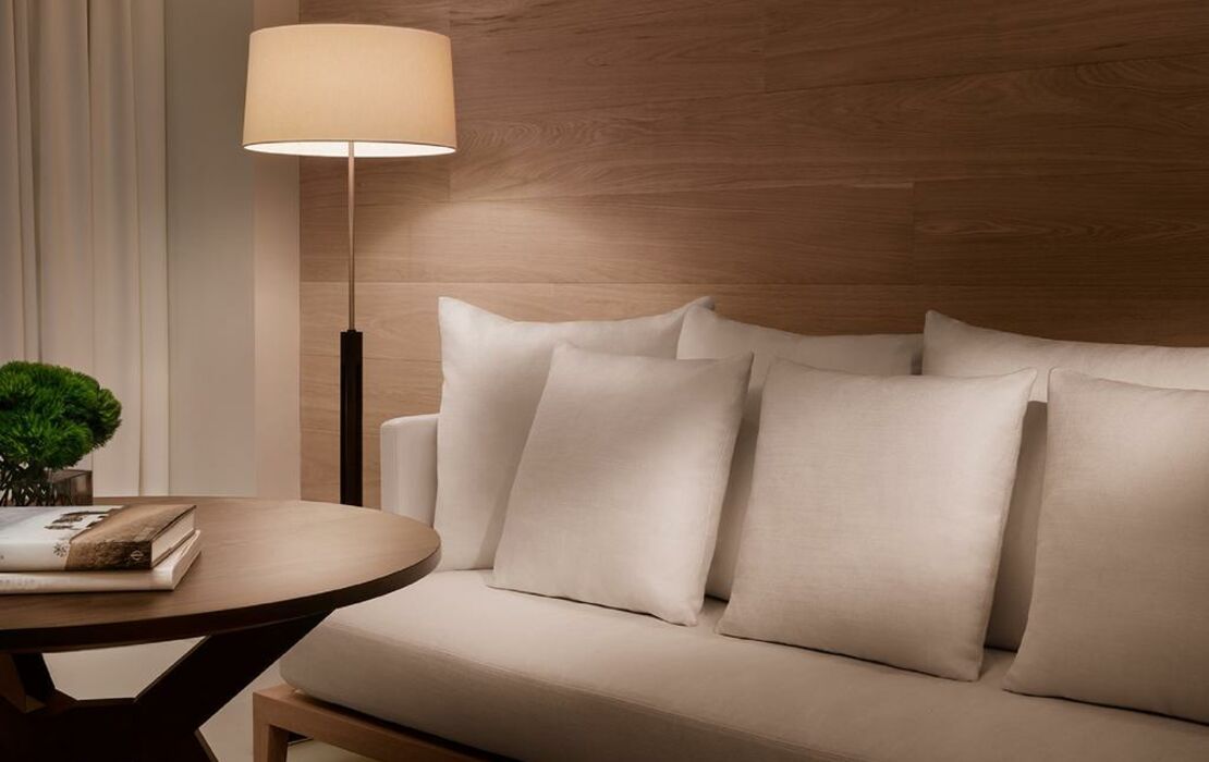 The Miami Beach EDITION, a Design Boutique Hotel Miami Beach, U.S.A.