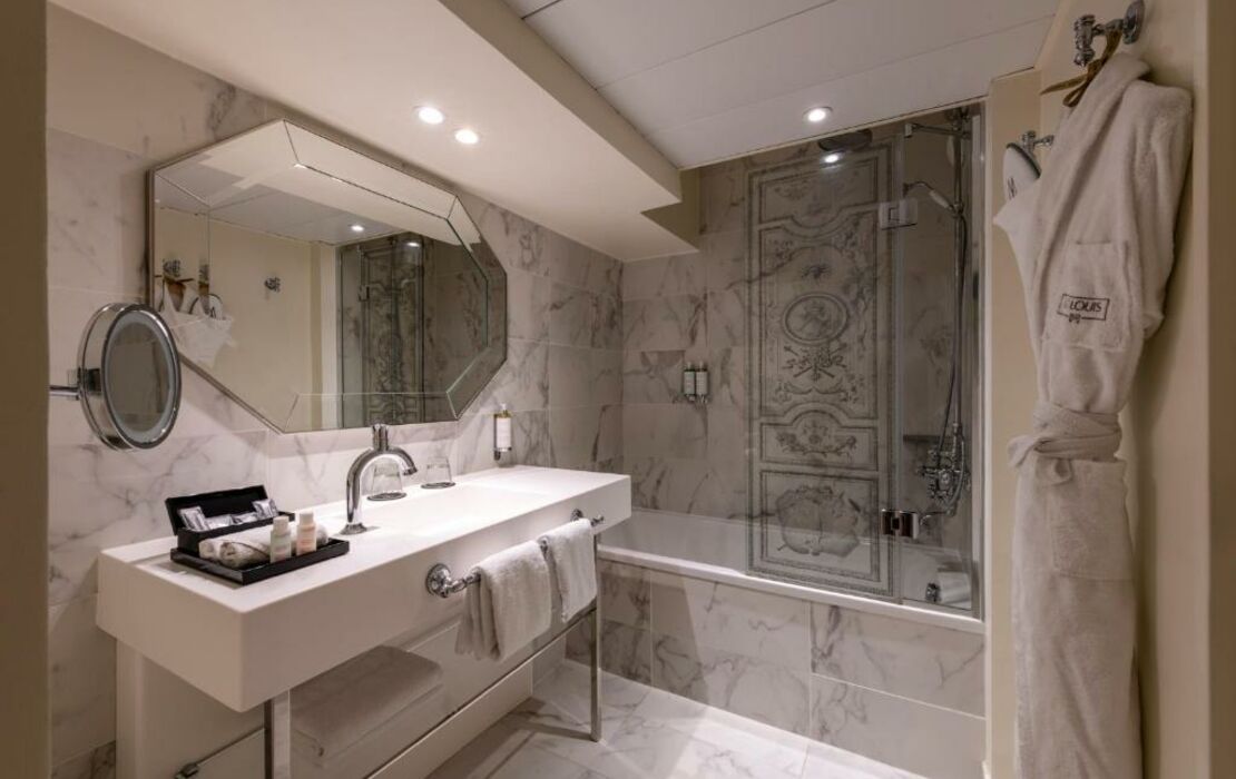 Le Louis Versailles Château - MGallery, a Design Boutique Hotel ...