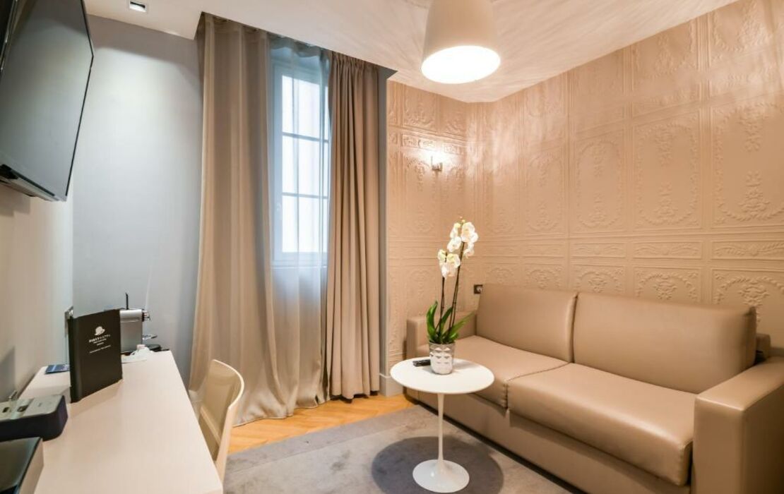 First Hotel Paris Tour Eiffel, a Design Boutique Hotel Paris, France