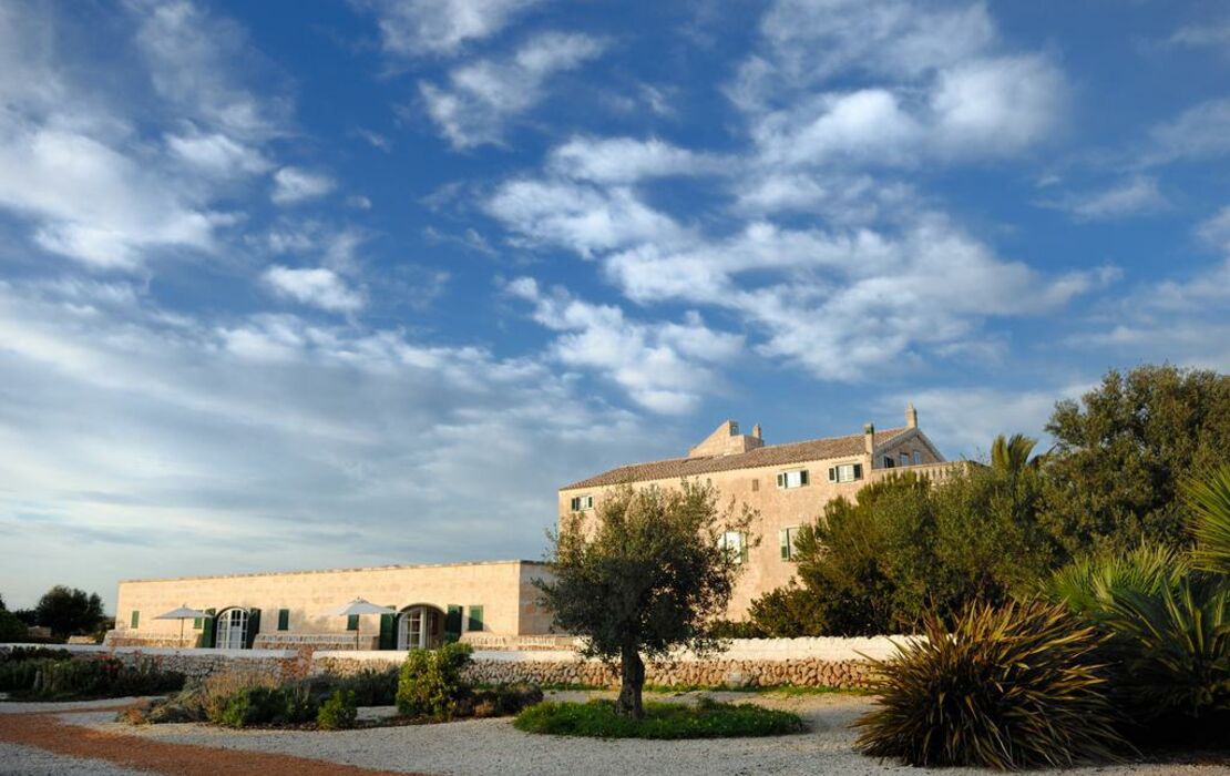 Alcaufar Vell Hotel Rural & Restaurant, a Design Boutique Hotel Sant ...