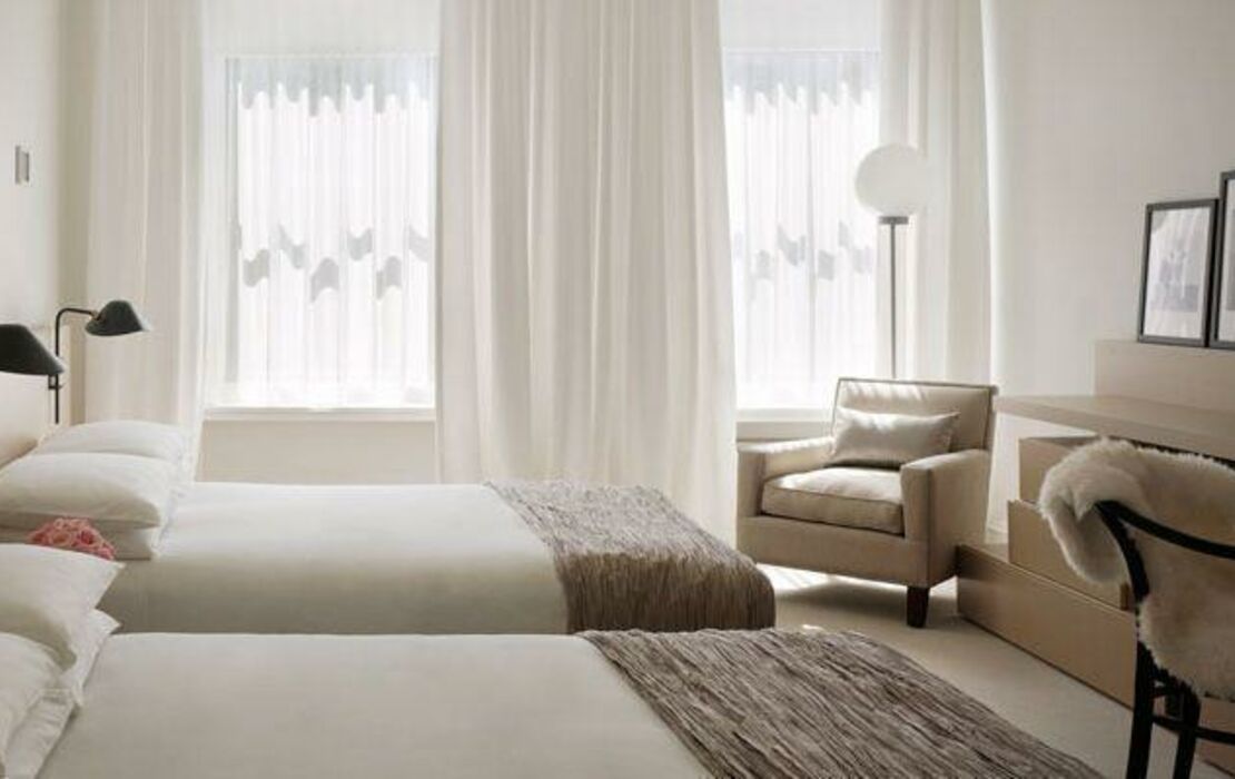 Ambassador Chicago, part of JdV by Hyatt, a Design Boutique Hotel ...