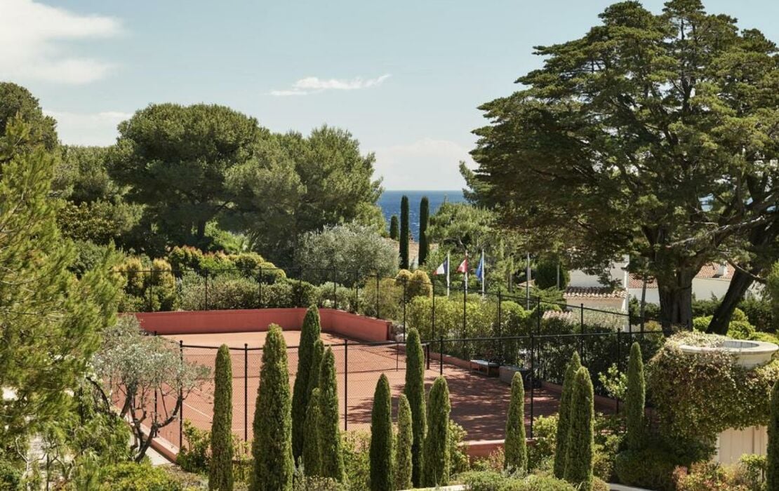 Grand-Hôtel du Cap-Ferrat, A Four Seasons Hotel, a Design Boutique ...